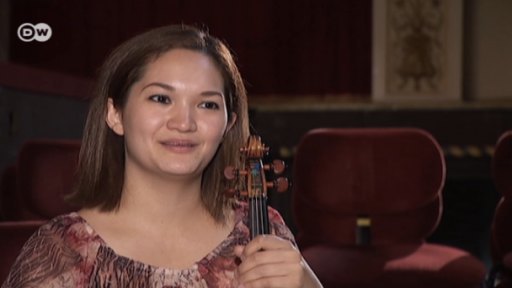 Die Konzertmeisterin Yuki Manuela Janke – DW – 24.09.2013