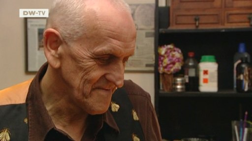 British Engraver Graham Short – DW – 10/06/2011