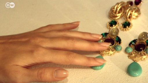 La modelo de manos británica Nina Taylor – DW – 19/11/2013