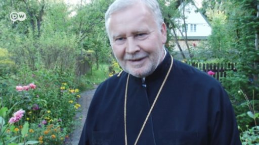 Ideasforacoolerworld # Sergiusz Korch, Priester # 15.10.2012 – DW – 10 ...