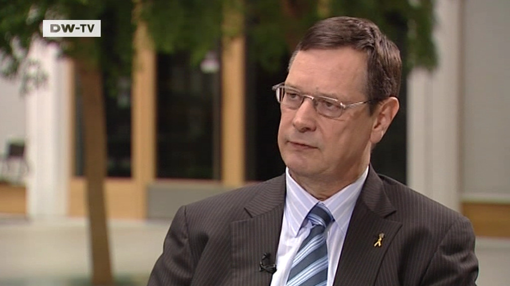 Interview: Hellmut Königshaus, Bundeswehr Ombudsmann – DW – 05/23/2010