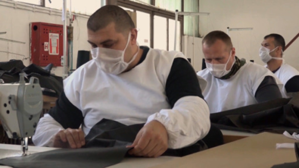 Prisoners sew face masks – DW – 04/22/2020