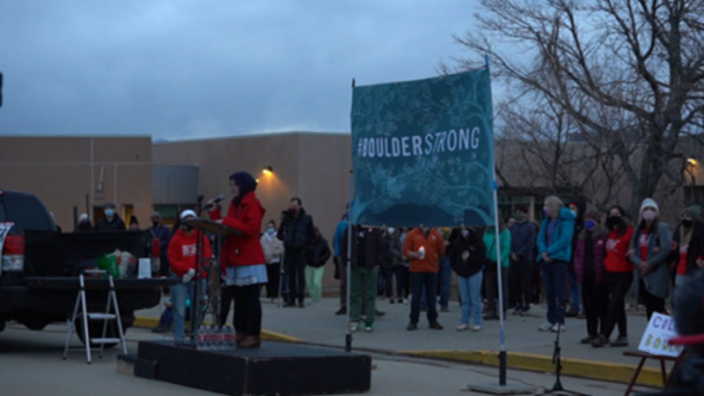 Boulder mourns shooting victims – DW – 03/26/2021