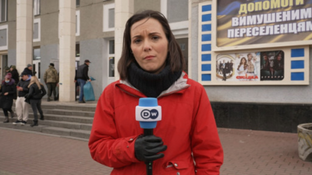 DW's Fanny Facsar on people fleeing Kyiv – DW – 02/26/2022