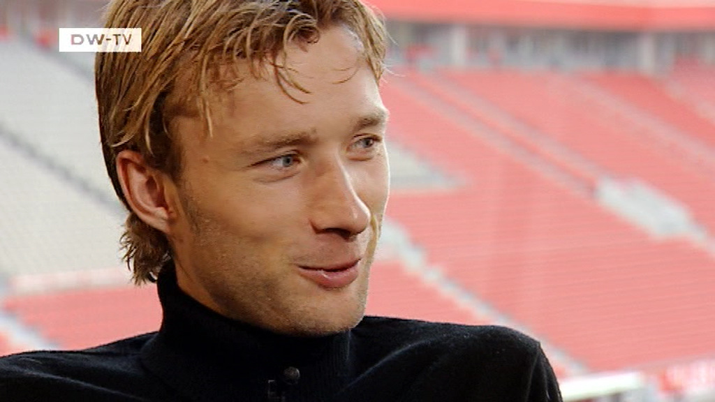 Und jetzt... Simon Rolfes # 09.11.2010 # Kick Off Englisch – DW – 11/09 ...