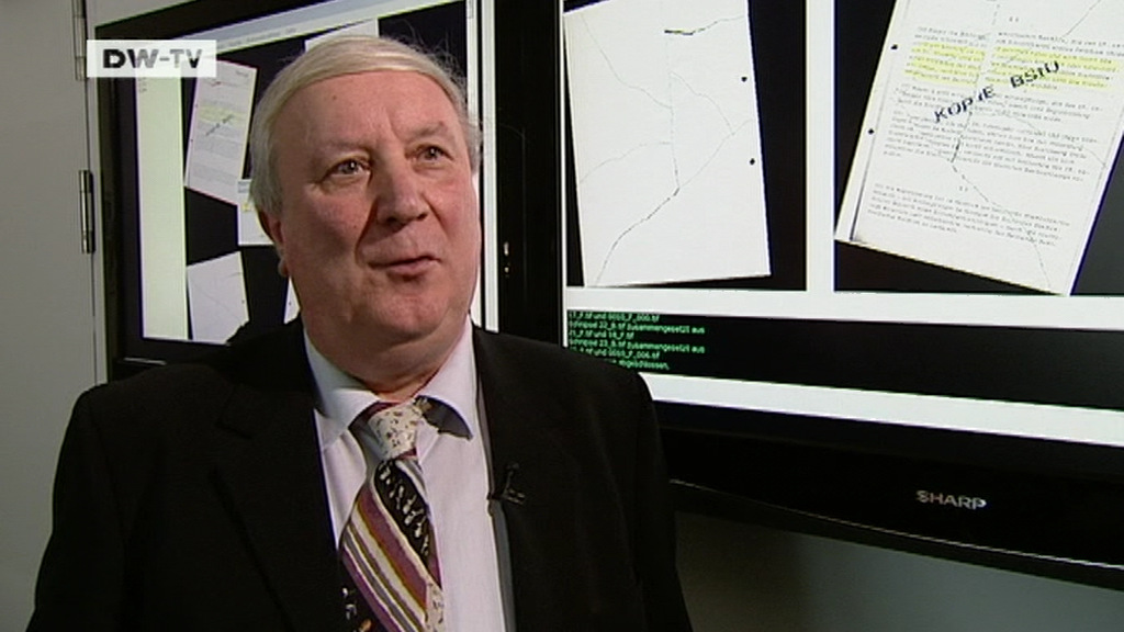 Secret Files: How shredded Stasi files are reconstructed – DW – 01/06/2012