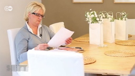 Marriage Scammers on the Web – DW – 03/05/2012