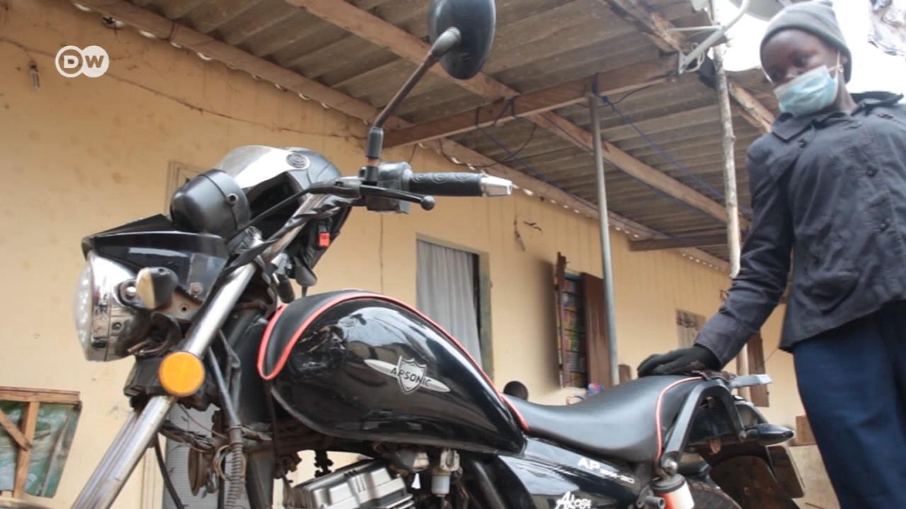 Togo: A rare female motorcycle taxi driver – DW – 10/29/2021