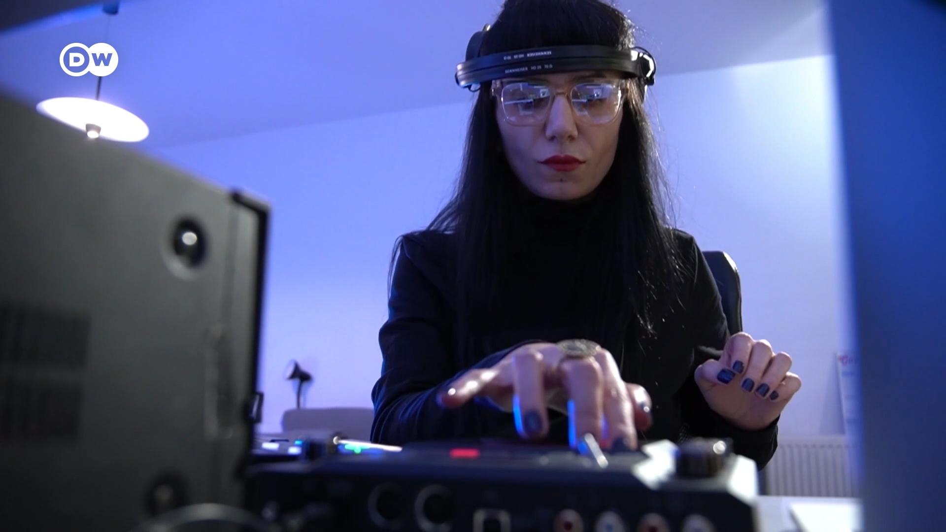 Oda Haliti: Tehno din Europa de Sud-Est – DW – 27.04.2023