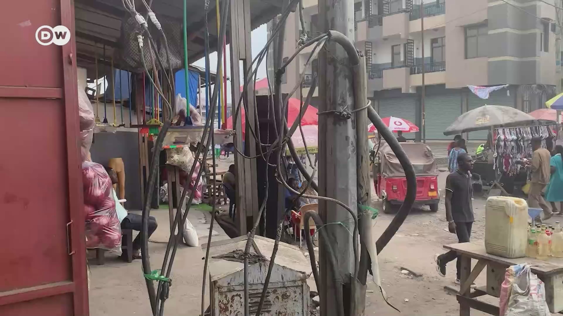 Kinshasa : les câbles électriques, un danger quotidien